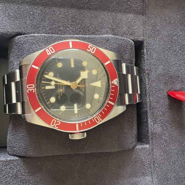 TUDOR Black Bay Diver . Stainless Steel , Burgundy Bezel , black /rose ...