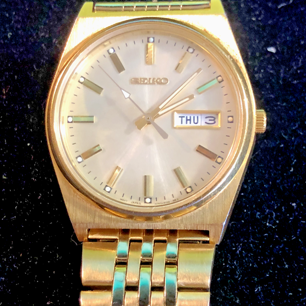 Vintage Men's Seiko V743-9029 DAY-DATE Stainless Steel Watch NEW BATTERY | WatchCharts Marketplace