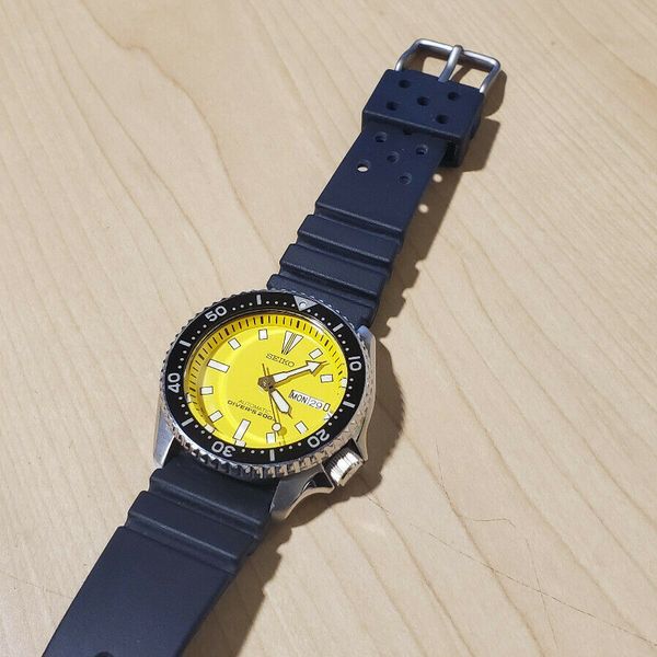 Seiko Divers SKXA35 200m Yellow Automatic Men's Watch Rare Discontinued ...