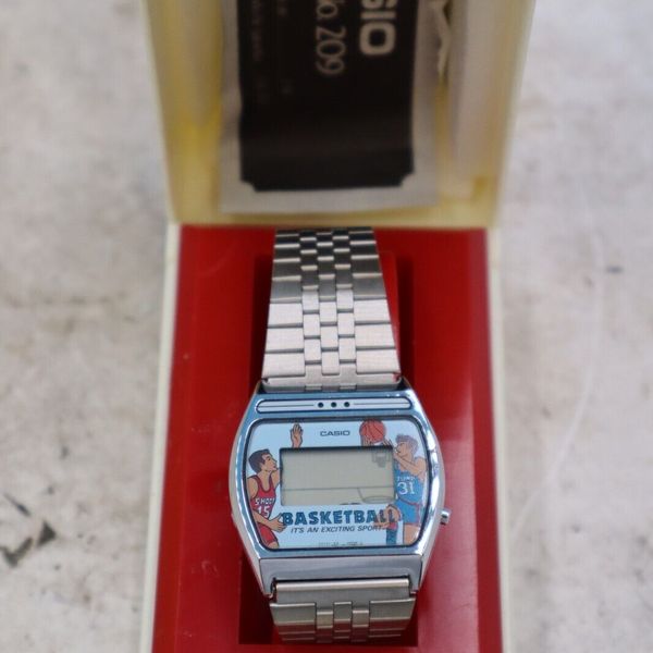 RARE 1980's VINTAGE CASIO BASKETBALL GAME 209 GF11 WATCH w/ case. No ...