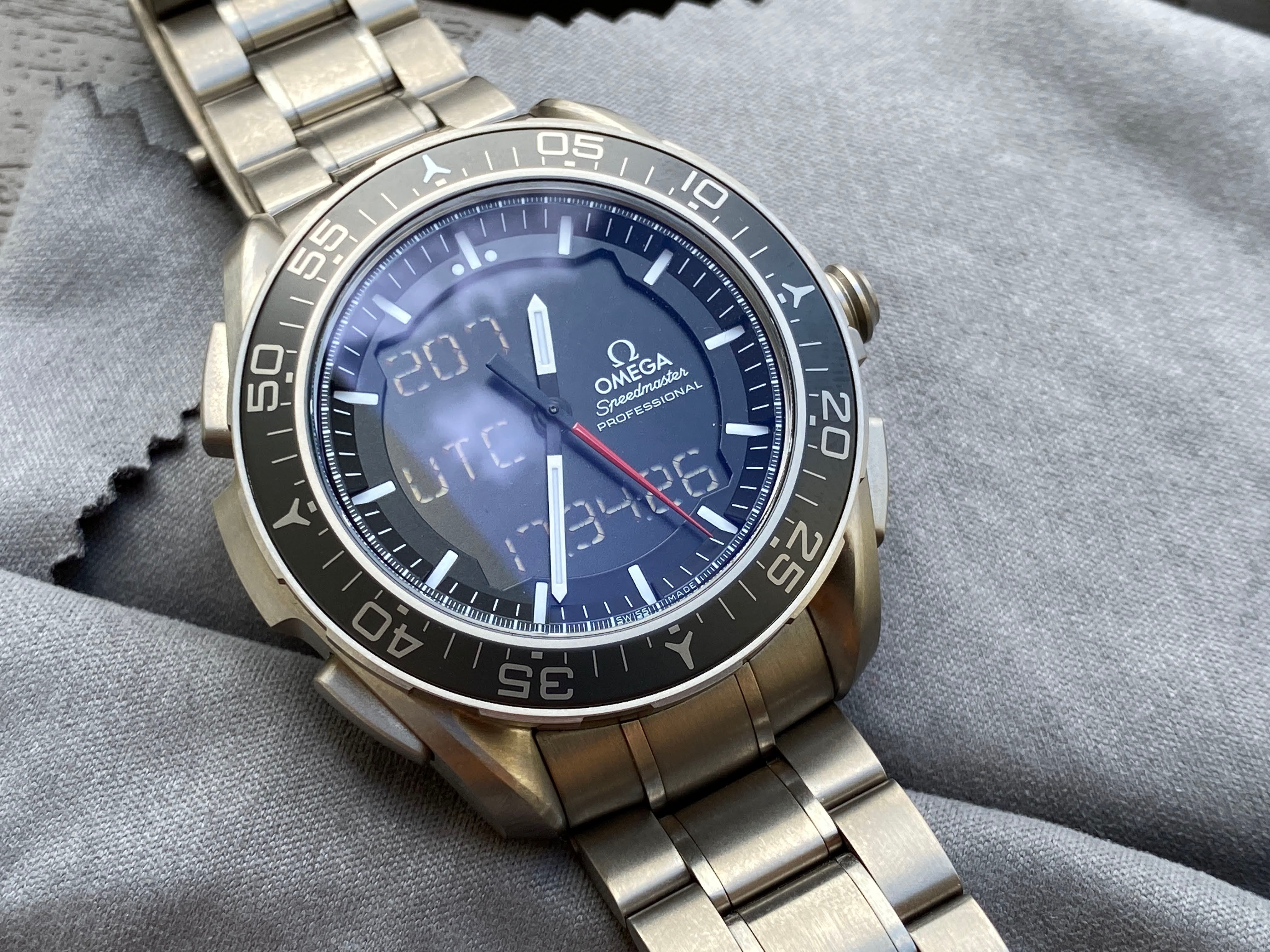 [WTS] Omega Speedmaster Skywalker X-33 - re-listing | WatchCharts ...