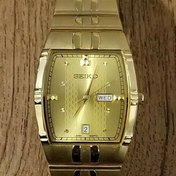 Seiko 7N01-0EC0 R2 Rectangular Face Gold Tone Watch Day + Date Display ...