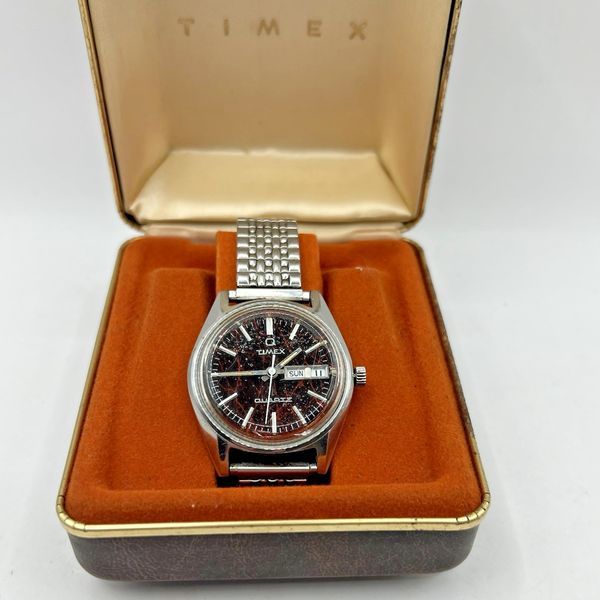 VINTAGE 1970s TIMEX Q QUARTZ RED NEBULA PULP FICTION MENS WATCH ~ AS IS ...