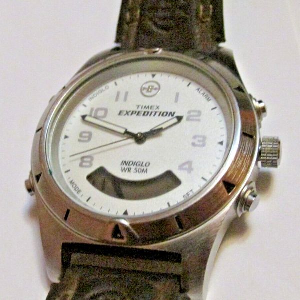 Timex Indiglo Mens Watch Keeps Good Time LCD Not Working 50m Water Res ...