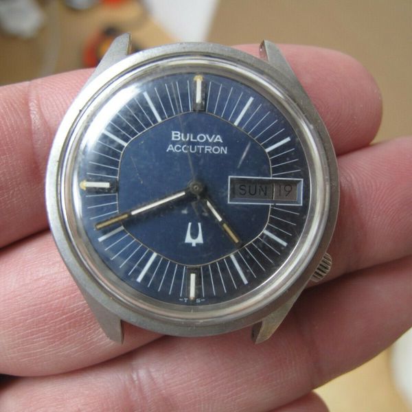 Rare Vintage 1970’s Bulova Accutron Blue Dial Date Mens Watch | WatchCharts