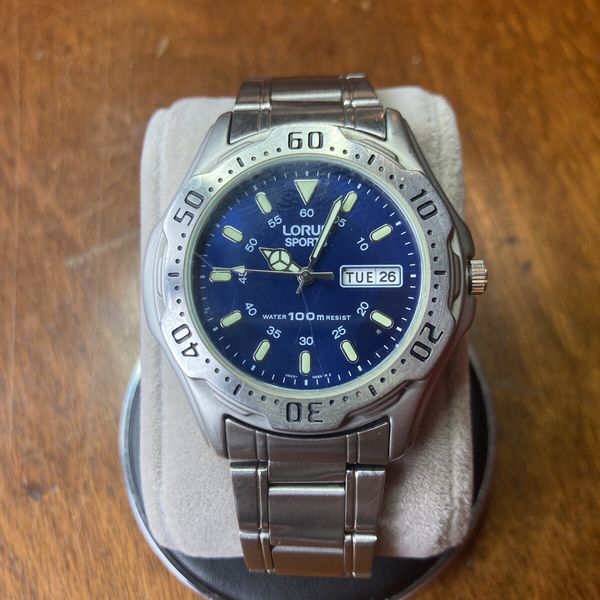 Vintage gents LORUS SPORTS 100 by Seiko Quartz Menâ s Watch VX43-0AB0 ...