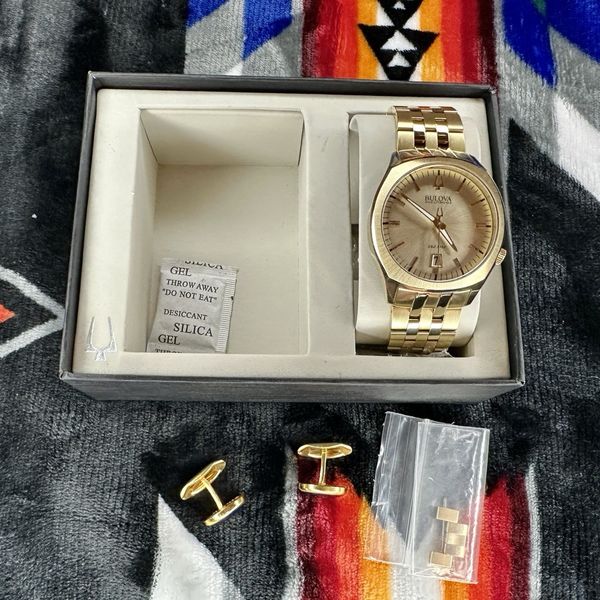 Bulova Accutron II Surveyor Gold Tone Case And Dial Quartz W/ Cufflinks ...