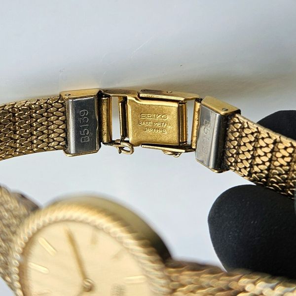 Vintage Seiko Quartz Gold Tone Ladies Watch | WatchCharts Marketplace