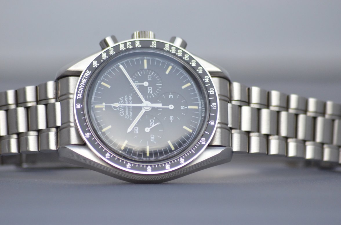 SOLD 1992 Omega Speedmaster Apollo XI Sapphire Case Back 3592.50 B&P ...