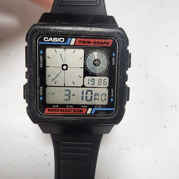 AE-20W Casio Twin Graph LCD Quartz Mens Watch working | WatchCharts ...