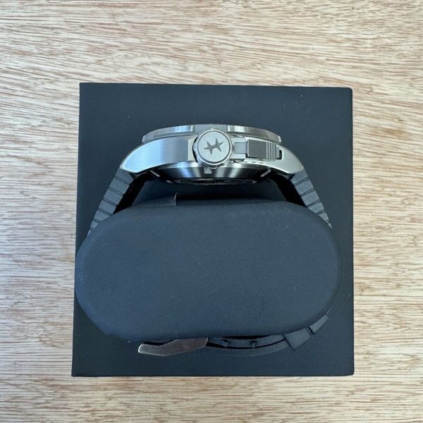 Hamilton Khaki Navy Frogman Titanium Auto gents watch- Genuine ...