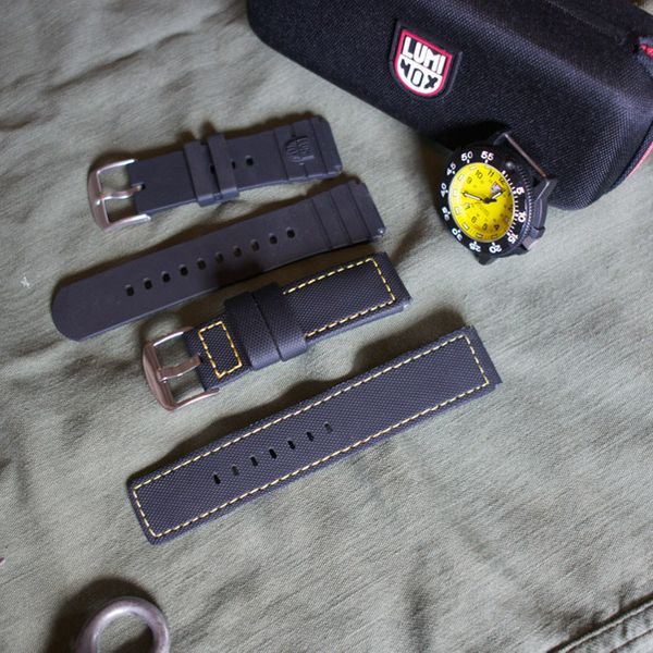 FS: Luminox 3900 - Yellow! - SOLD | WatchCharts Marketplace