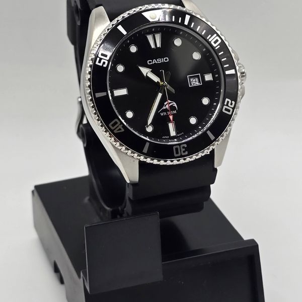 Casio Duro Mens Quartz Date 44mm Case 200 Meter Dive Watch MDV106-1A ...