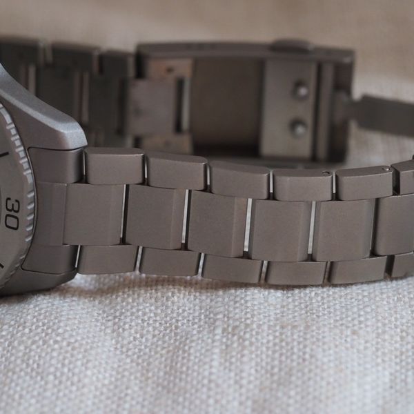 TAG HEUER AQUARACER PROFESSIONAL 200 TITANIUM SOLARGRAPH, model WBP1110 ...