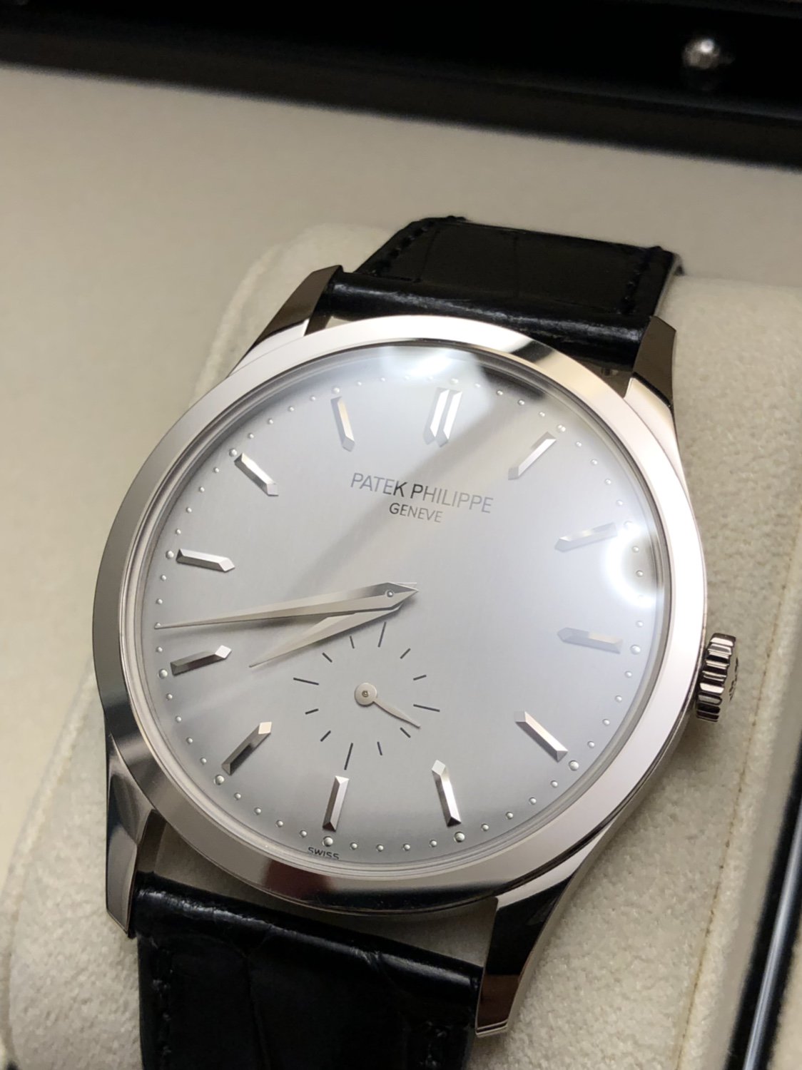 2019 Patek Philippe Calatrava 5196G-001 WHITE GOLD, NEAR MINT ...