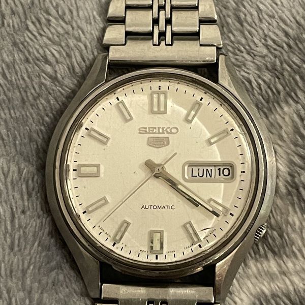 VINTAGE SEIKO 5 AUTOMATIC MENS WATCH 6309-8230 WORKING WHITE DIAL DAY DATE | WatchCharts Marketplace