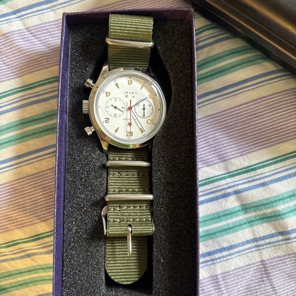 Seagull 1963 Homage Chronograph Quartz watch | WatchCharts Marketplace