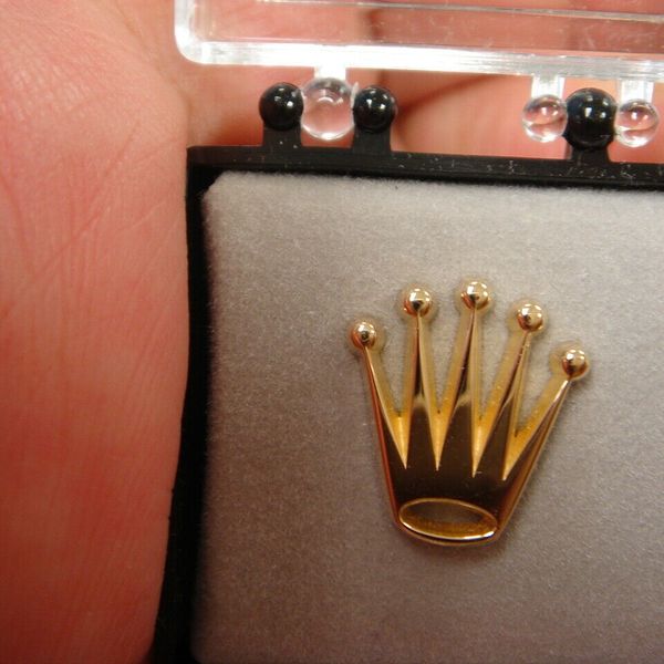 18 Karat Gold Rolex Lapel Pin | WatchCharts Marketplace