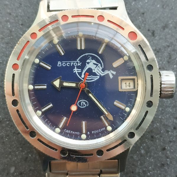 Diver Soviet Russia Man Watch Vostok Amphibian 200m automatic watch ...