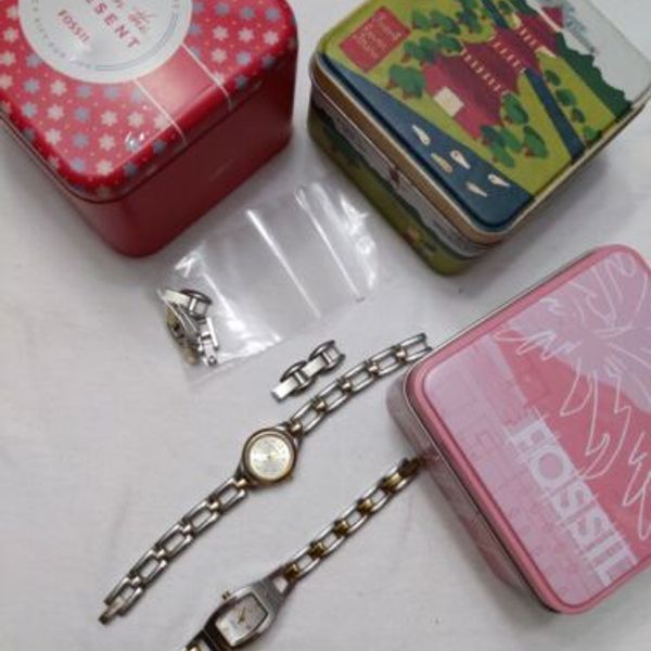 FOSSIL Set of Women's Watches and Boxes - Used | WatchCharts Marketplace