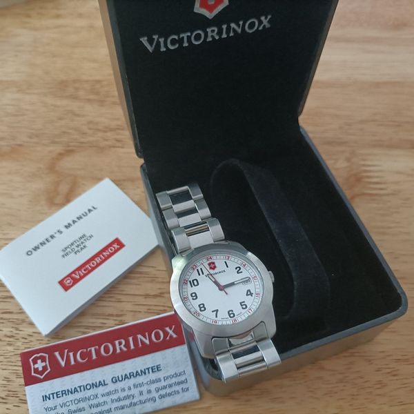 Victorinox Men's Swiss Army Field Watch 4.572 Stainless Steel - full ...