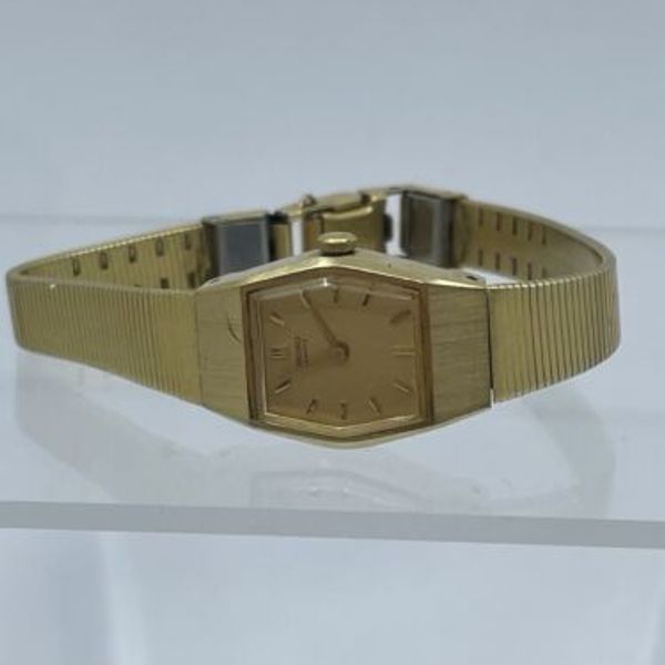 Vintage Women's Seiko Quartz Watch | WatchCharts Marketplace