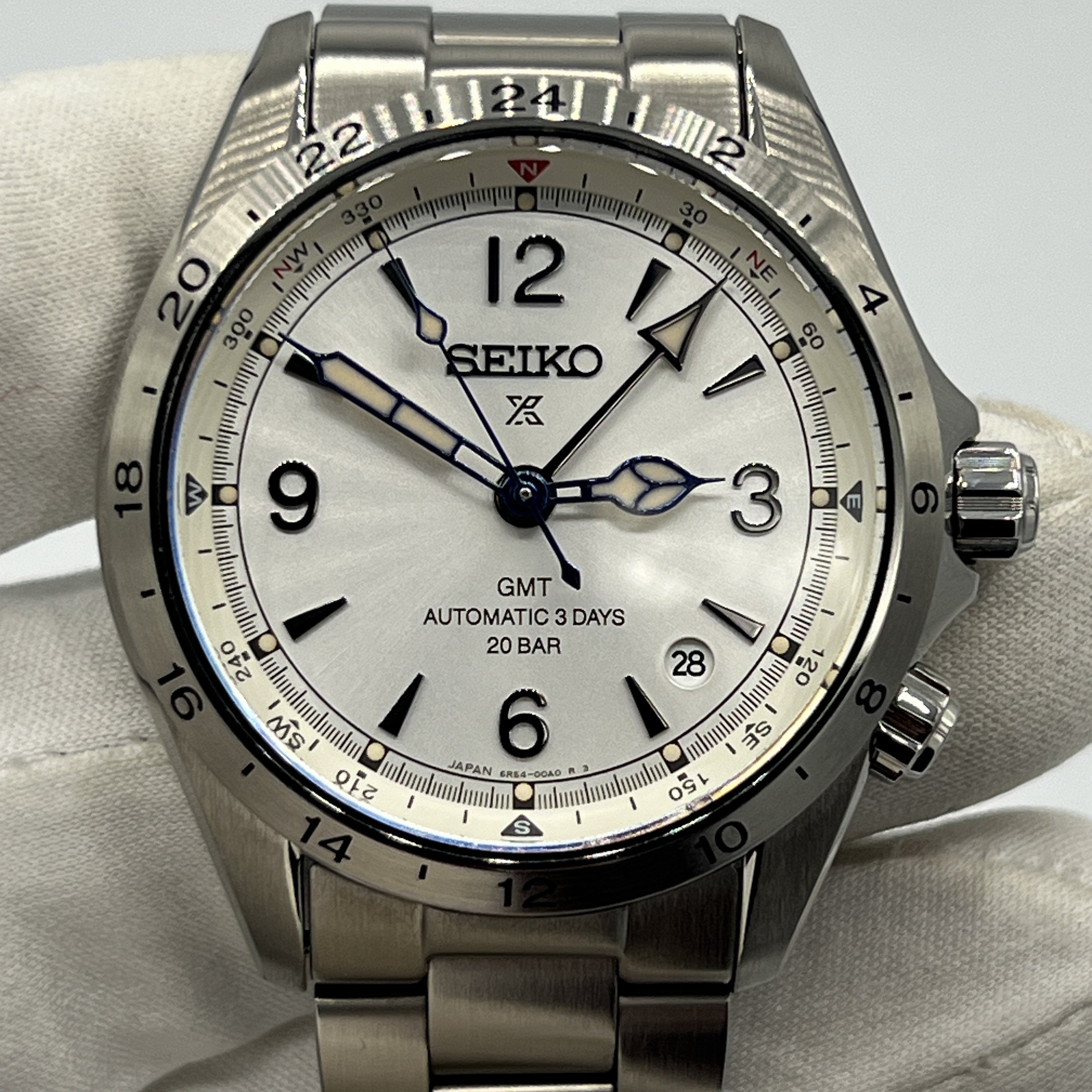 FS: Seiko SPB409 / SPB409J1 White Dial Polar Alpinist GMT - Caliber ...