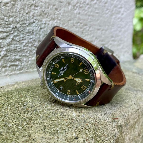 [WTS] SARB017 Alpinist- box and papers included - exhibition caseback ...