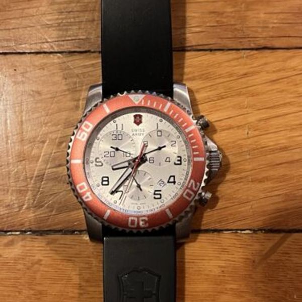 Victorinox Swiss Army Maverick II Chronograph 24145 Red Bezel Rubber ...