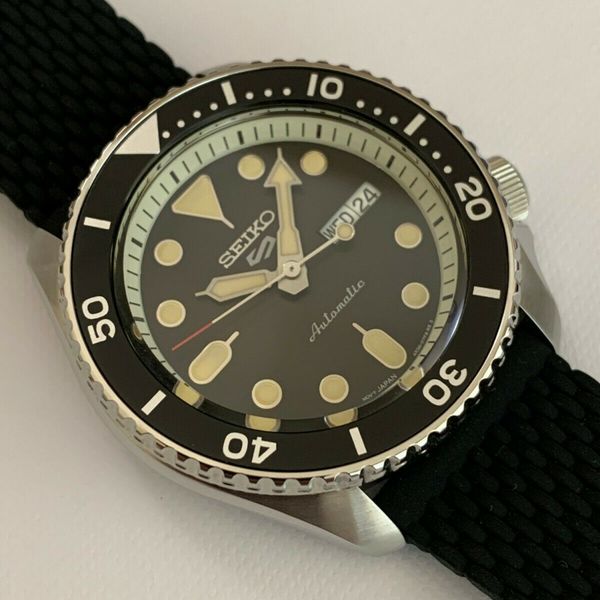 Seiko 5 Sports SRPD95 Japanese Automatic Silicone Strap Men's Watch ...