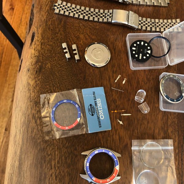 [WTS] Seiko SKX015 and additional modding parts | WatchCharts Marketplace