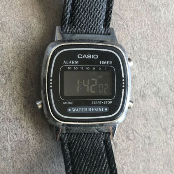 CASIO Retro 3191/LA670W Women's Silver Tone Chrono Alarm LCD Digital ...