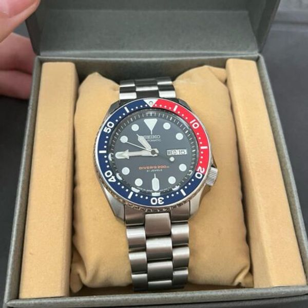 Seiko SKX009J Automatic Watch | WatchCharts Marketplace