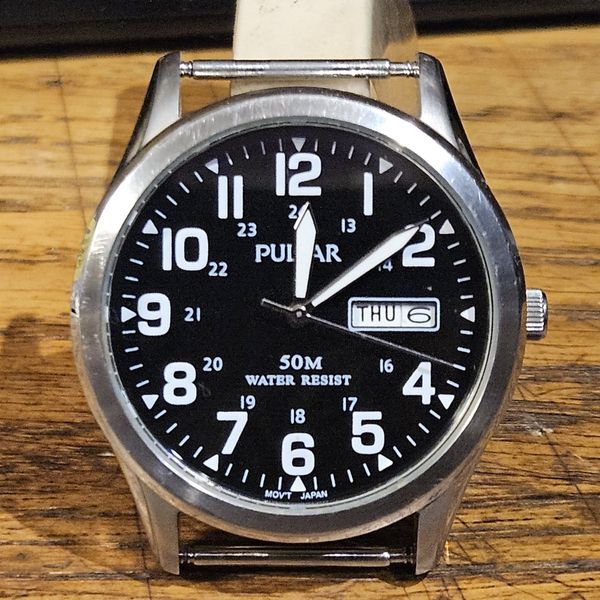 PULSAR Military type watch, Seiko VX43 movement, 2 straps, black dial ...