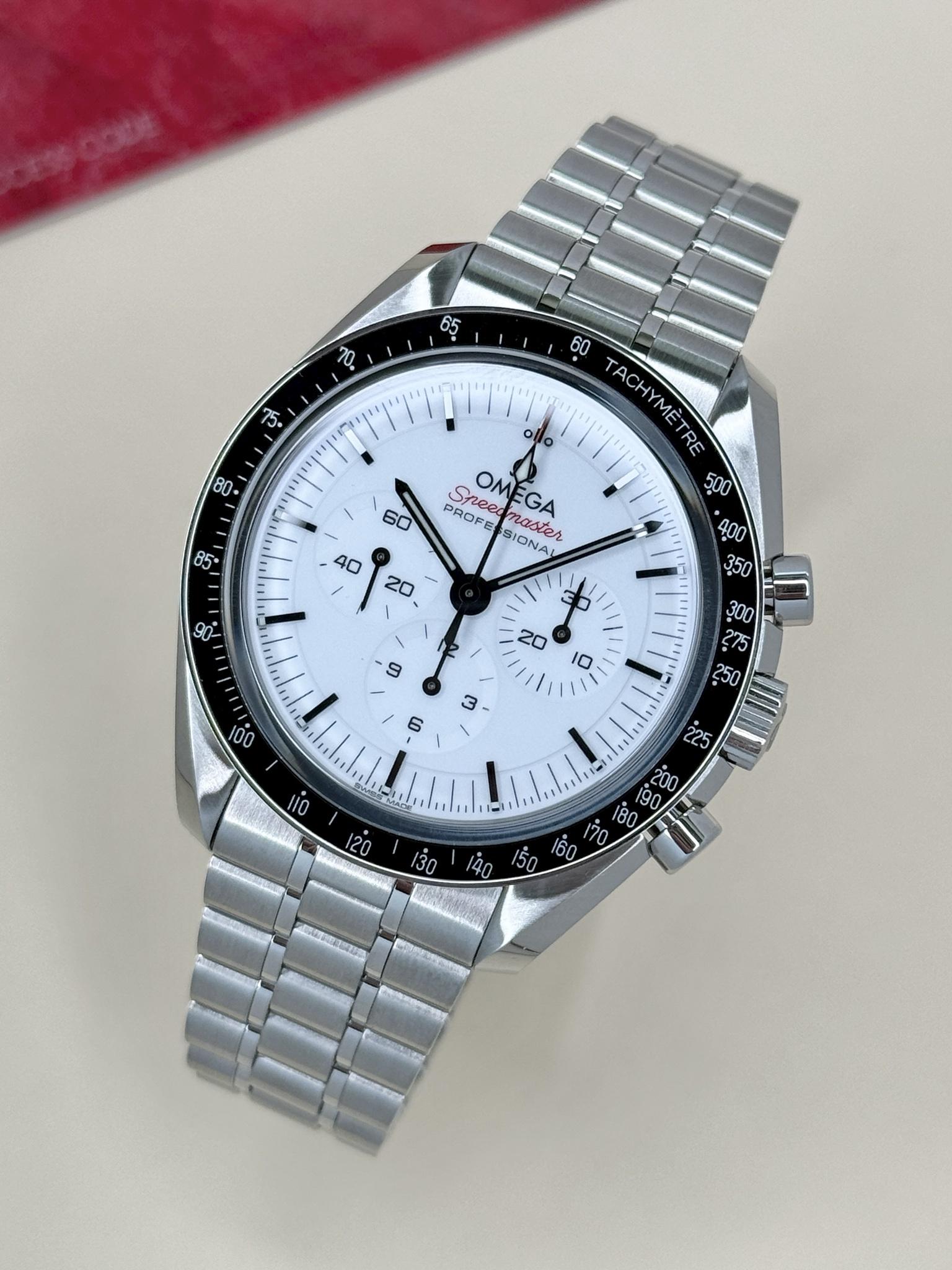 New Omega Speedmaster 310.30.42.50.04.001 w/ white gloss lacquer dial ...