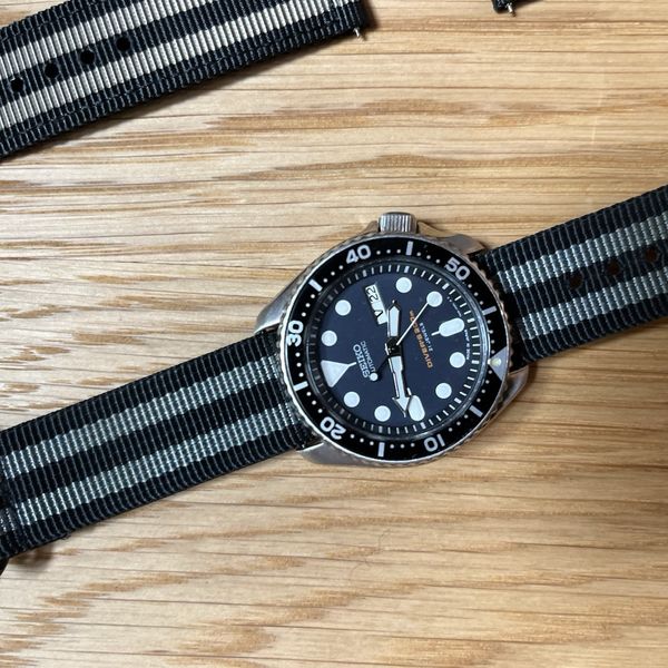 Seiko 7S26-0020 Day Date Diver Scuba 200m Automatic Mens Watch ...