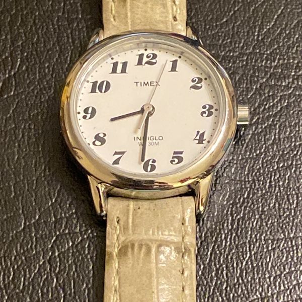 Super Nice Ladies Timex Easy Read Indiglo Watch WR 30M Leather Band New Batt | WatchCharts ...