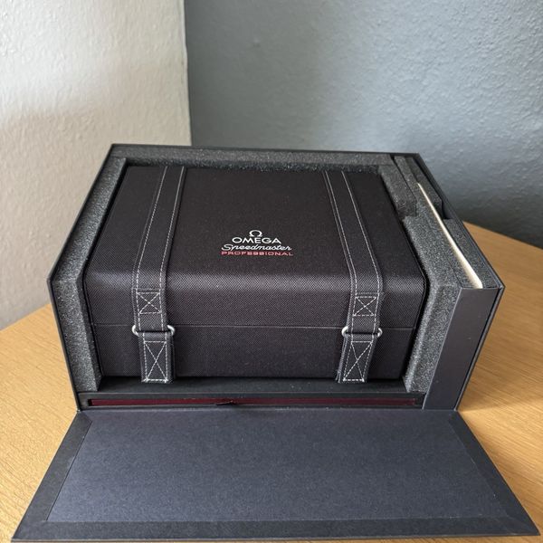OMEGA Speedmaster (2025 Ref Box) | WatchCharts Marketplace