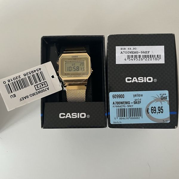 Casio Vintage A700WEMG-9AEF gold-tone digital watch with a stainless ...