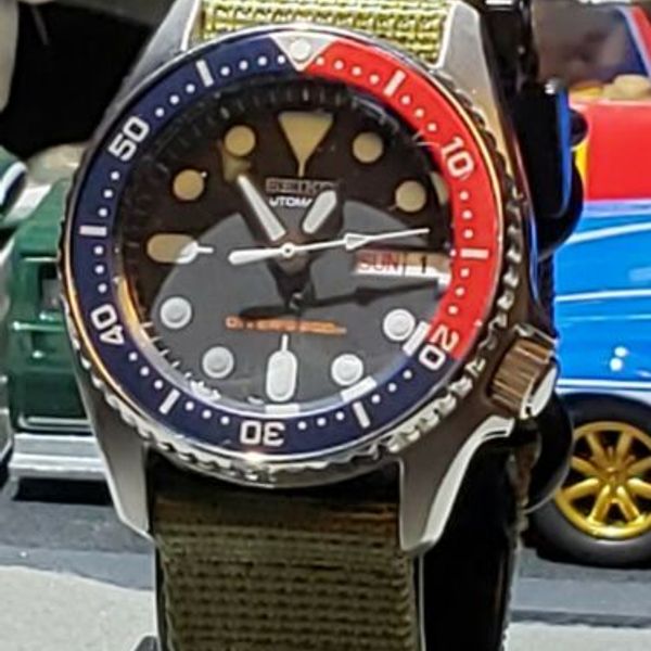 Seiko Diver SKX013K1 Men's Wrist Watch | WatchCharts