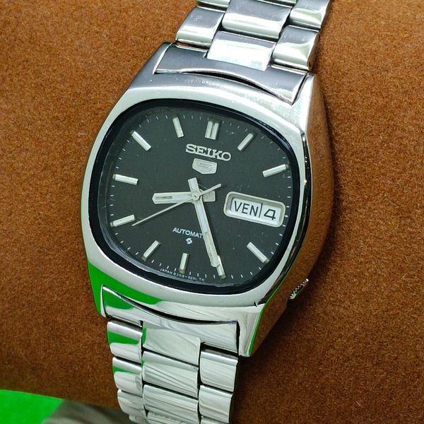 SEIKO 5 watch Automatic Japan Day / Date Indicator | WatchCharts ...
