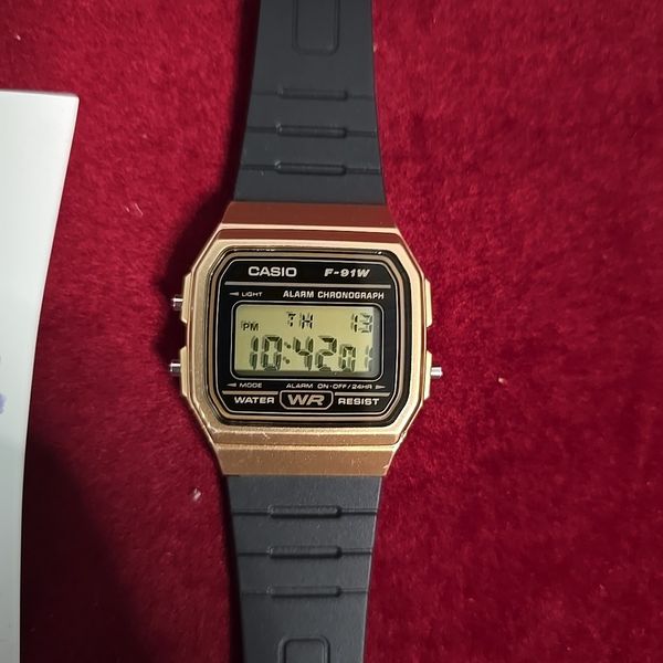 Casio Montre digital F-91W 593 Gold Black | WatchCharts Marketplace