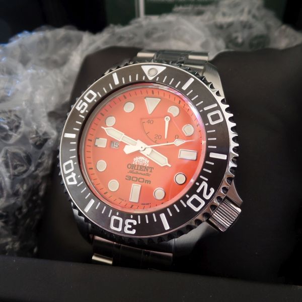 FS: Orient saturation diver 300m. orange dial. Excellent condition ...