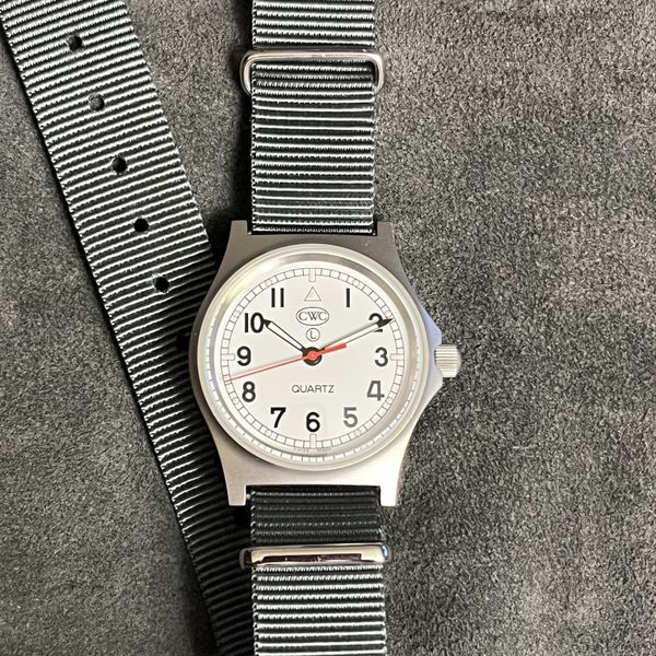 FS: CWC GS Sapphire Subhunter Quartz (No Date) | WatchCharts Marketplace