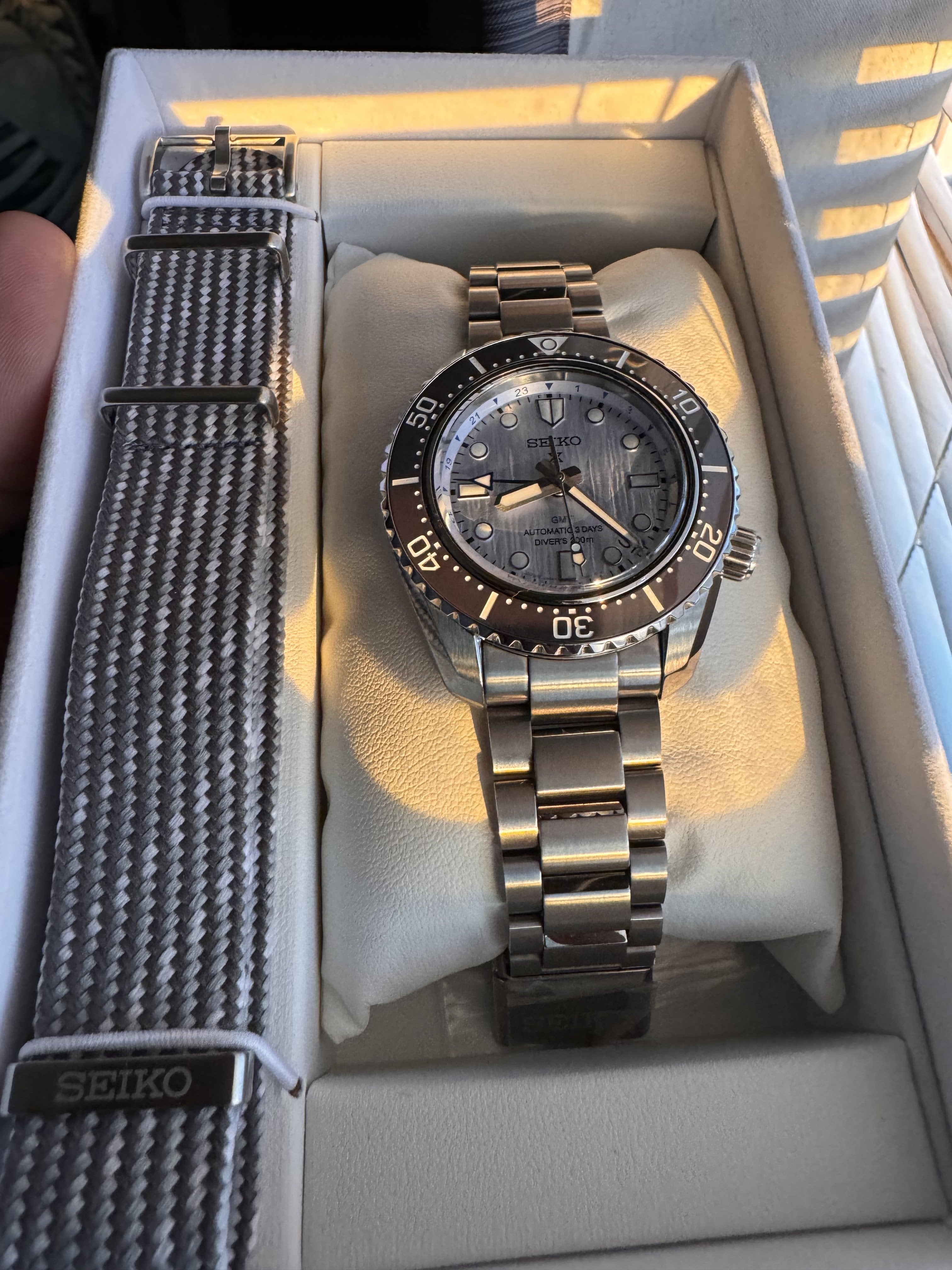 [FS] Seiko SPB385 GMT "Glacier Blue" Birch [$1,400 USD] | WatchCharts ...