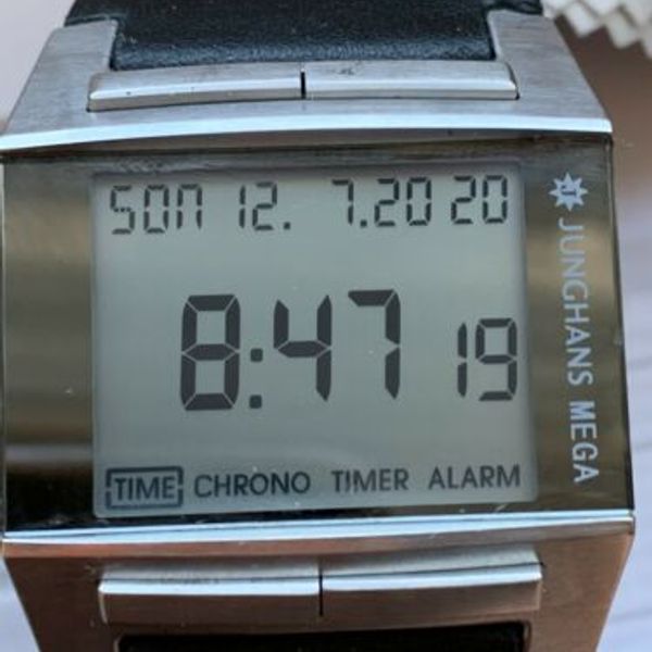 Junghans Mega 1000 26/4500 505 Herrenuhr Funkuhr | WatchCharts Marketplace