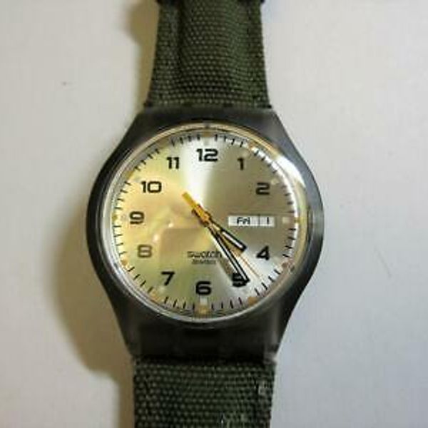 VINTAGE SWATCH RETRO #830 DESIGN SWISS QUARTZ WRISTWATCH c2005 - VGC ...