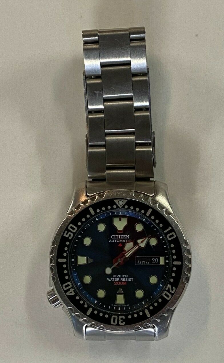 Citizen Promaster NY0040-17L Wrist Watch with metal bracelet. Destro ...