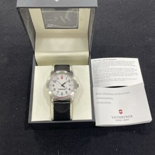 NEW IN BOX Victorinox Swiss Army 26000.CB Schlumberger Date 39mm Field ...
