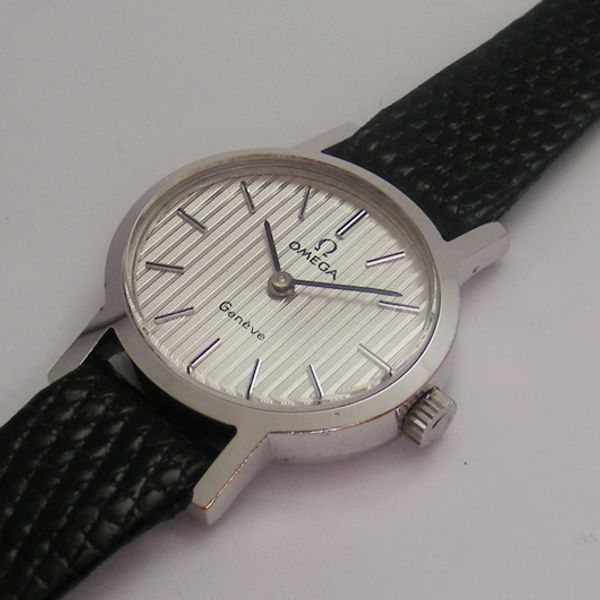 OMEGA GENEVE Ladies Vintage Good Condition Oval Manual Winding 1960s ...